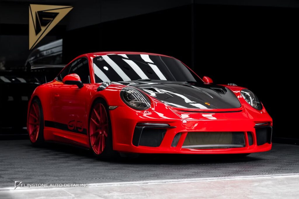 เปลี่ยนสี PORSCHE 991.1 ให้สะดุดตาด้วยแดงสด – FLINSTONE AUTOPARTS